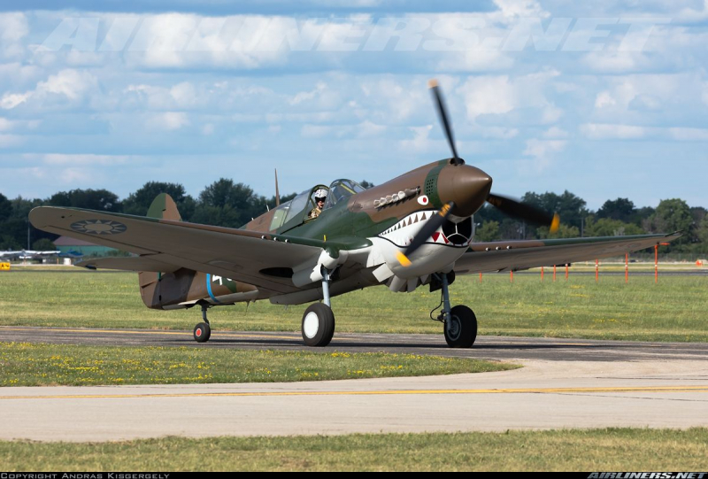 Curtiss P-40N Warhawk - N1226N