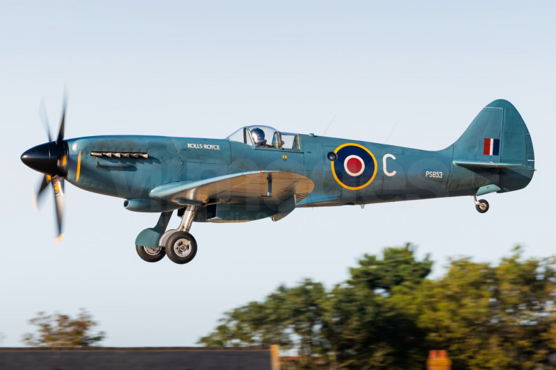 Supermarine Spitfire MK.XIX - G-RRGN