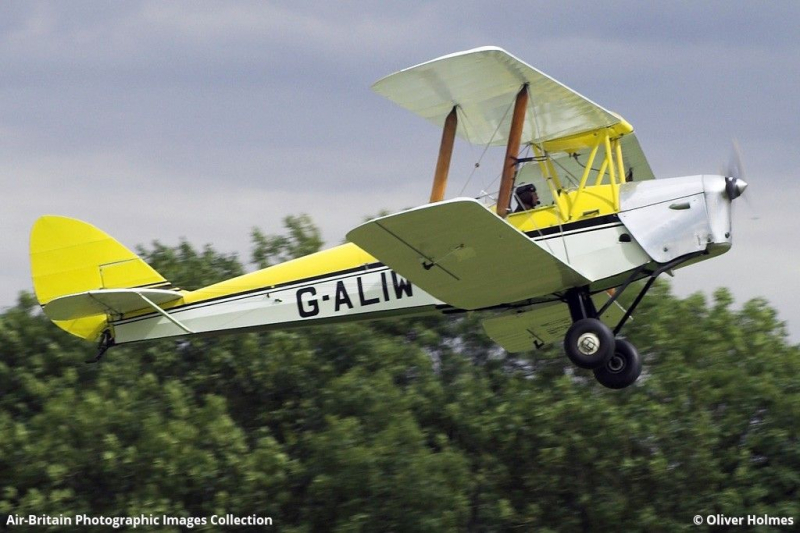 DH-82 Tiger Moth - G-ALIW